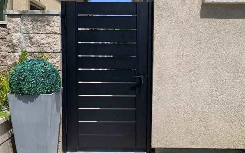 Aluminum side gate & panel in Camarillo, CA - Alumission