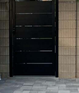 Aluminum privacy fence in Sacramento, CA 95819 - Alumission