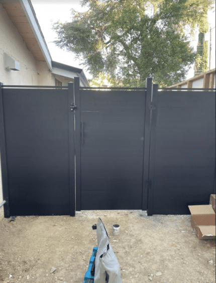 Aluminum side gate in Woodland Hills, CA - Alumission