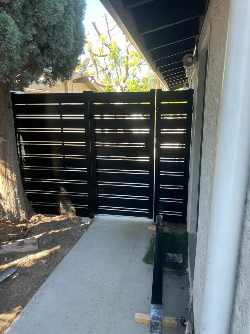 Aluminum side yard gate in Chicago, IL - Alumission