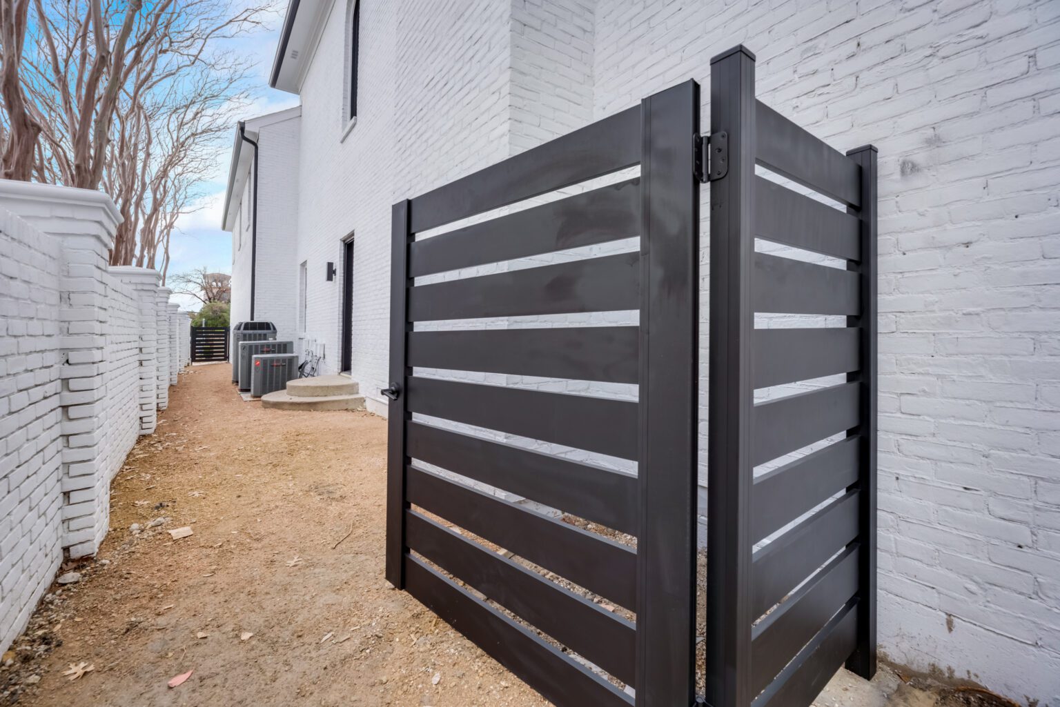 Modern Aluminum Gate in Boston, MA - Alumission