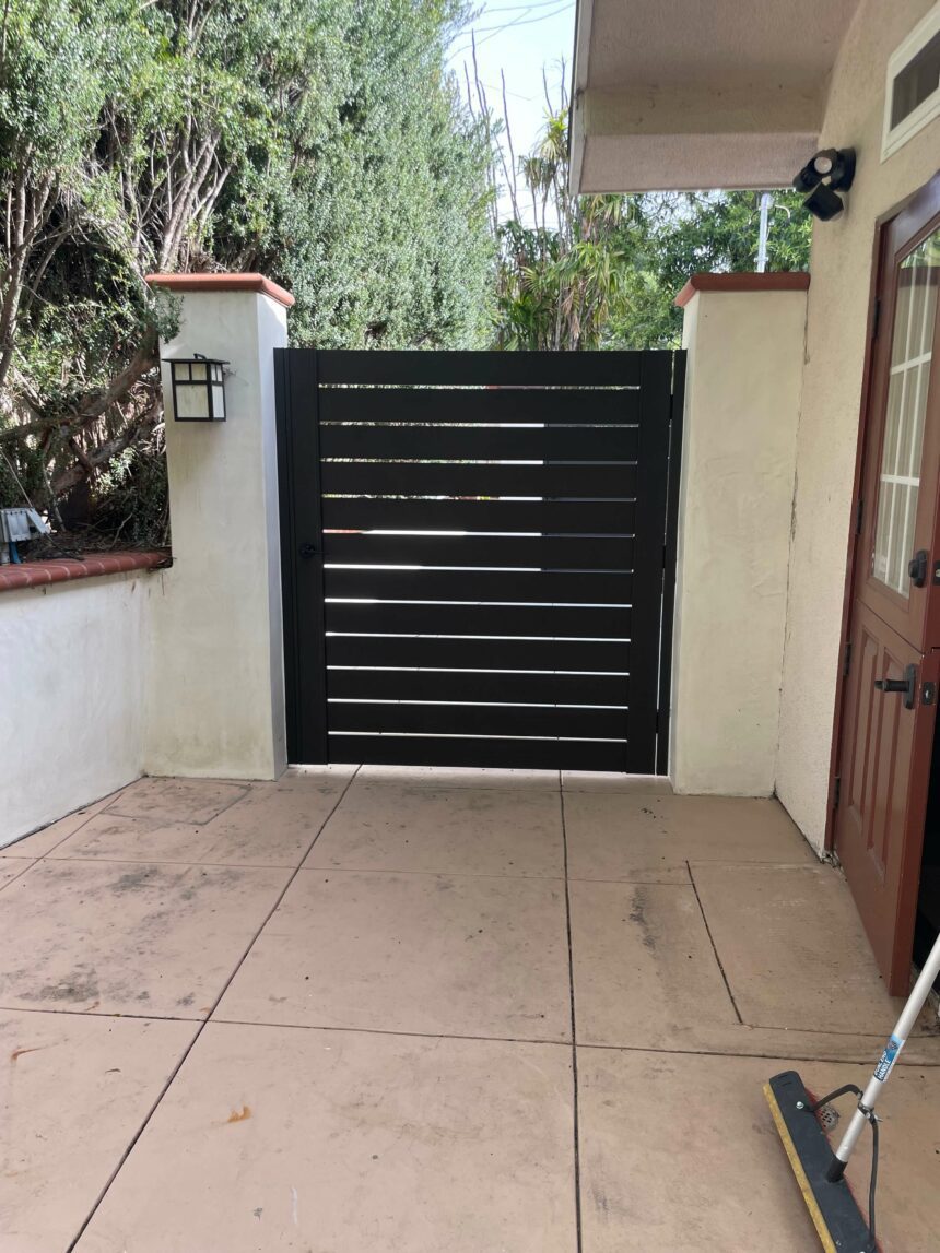 Aluminum Gate and Side Panel - Alumission