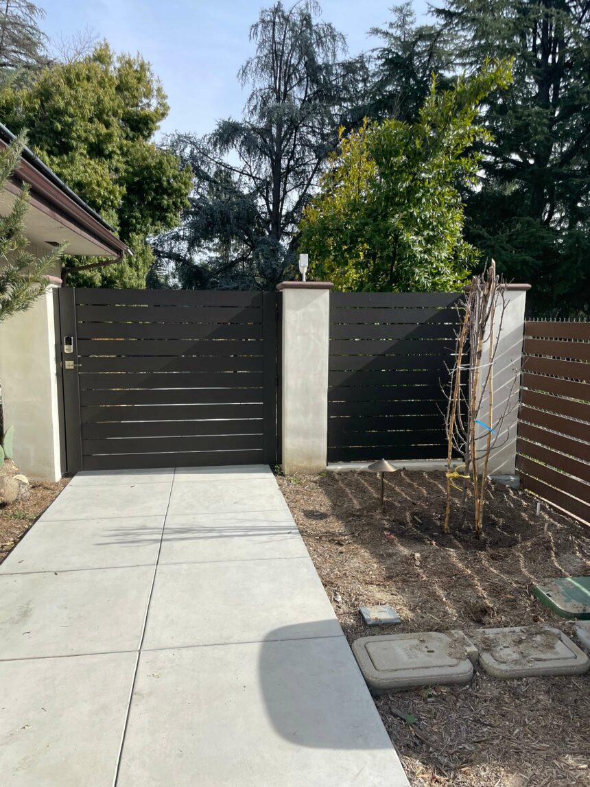 Aluminum Gate and Side Panel - Alumission