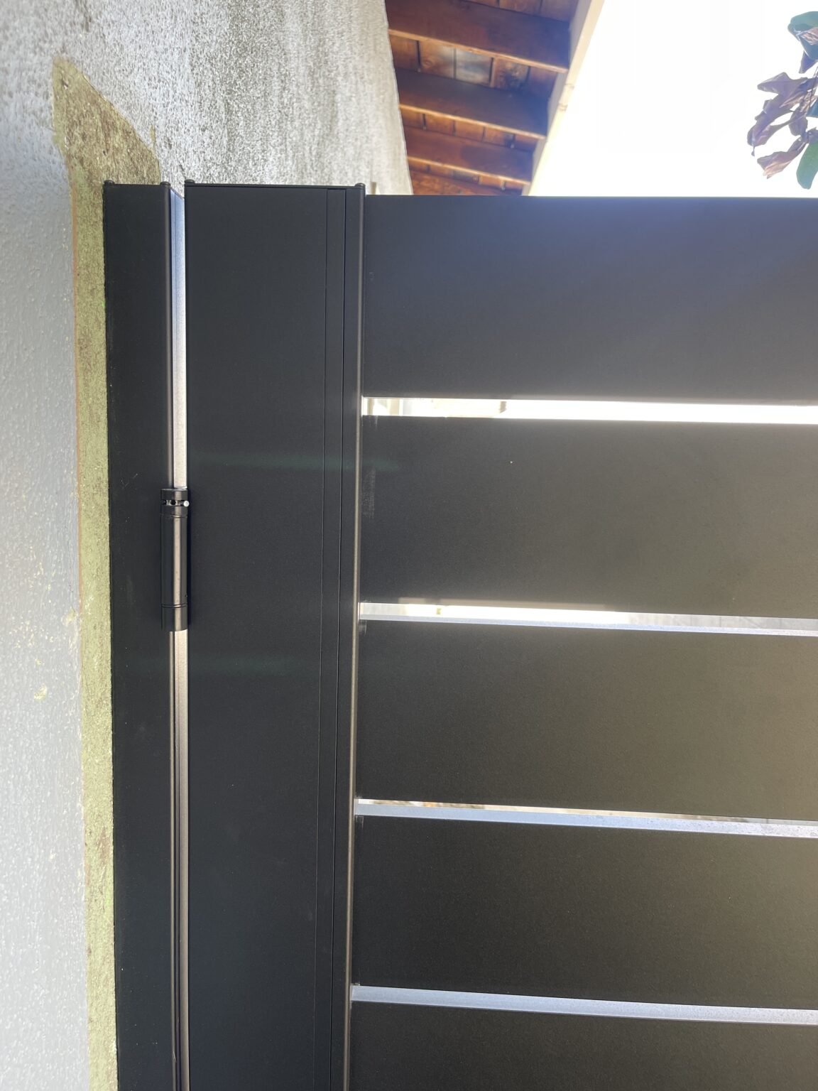 Black Aluminum Side Gates in Downey, CA 90240 - Alumission