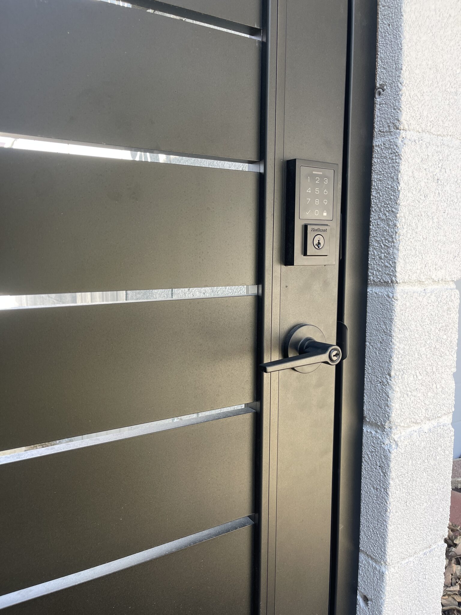 Black Aluminum Side Gates in Downey, CA 90240 - Alumission